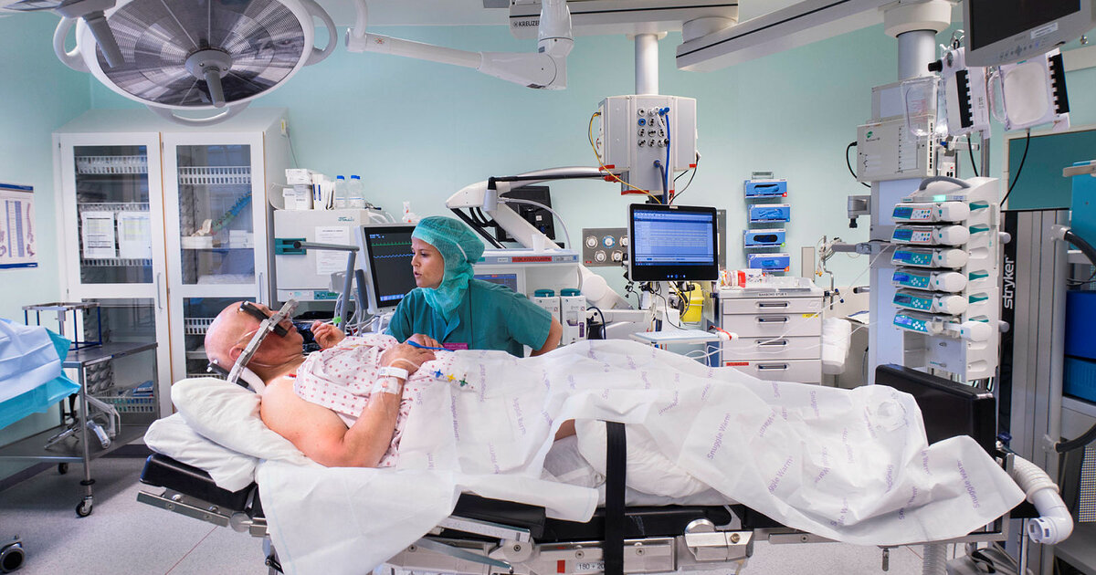 Preoperative warming with a forced-air warming blanket prevents ...